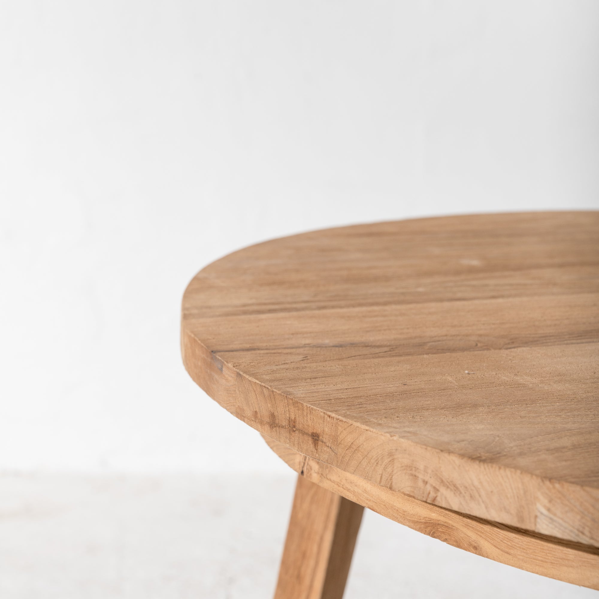 Arlin Round Coffee Table – Inartisan.