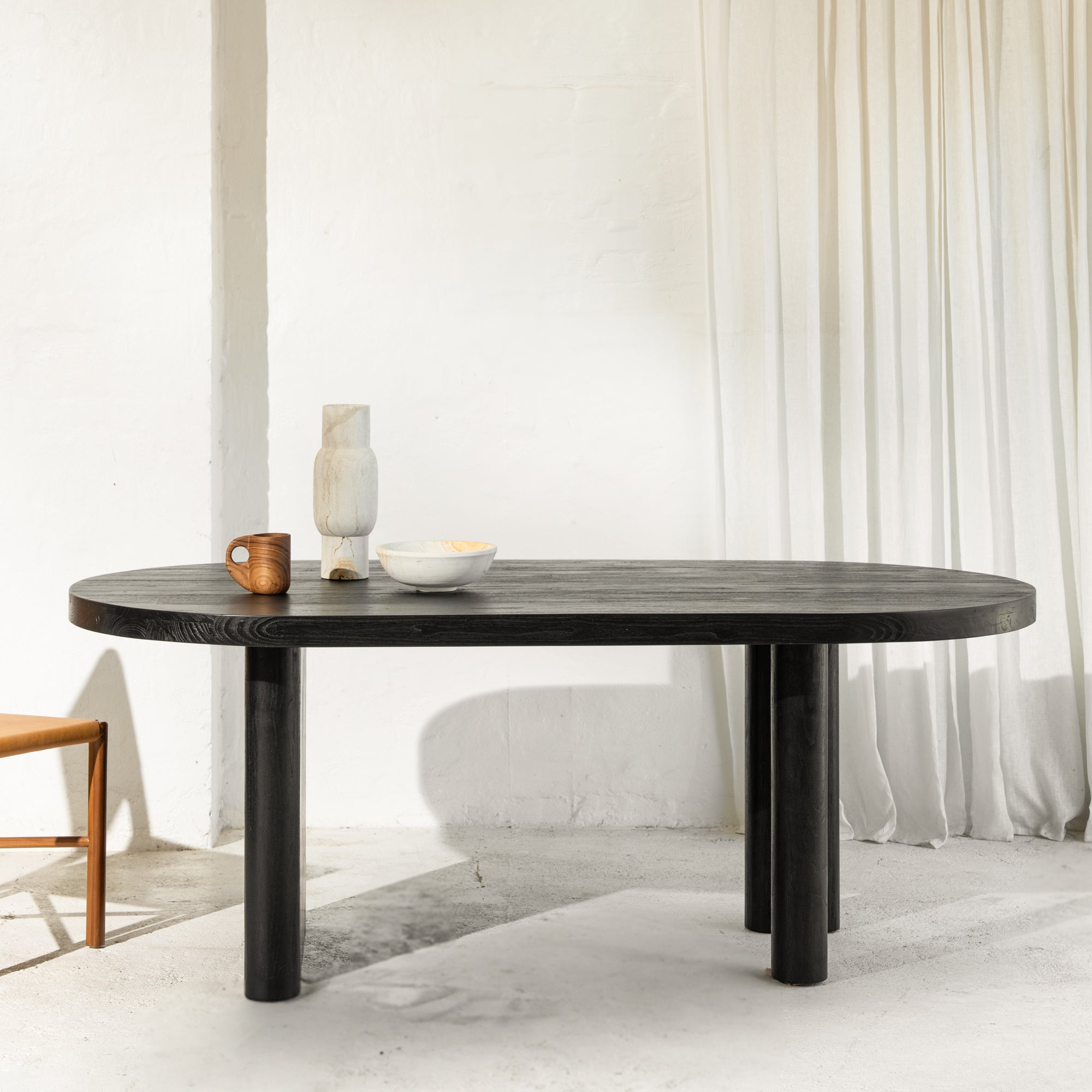Edra Sculptural Dining Table - Black – Inartisan.