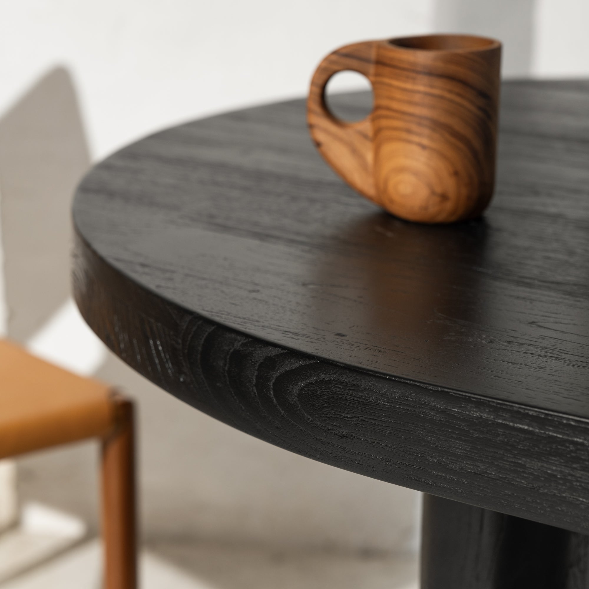 Edra Sculptural Dining Table - Black – Inartisan.