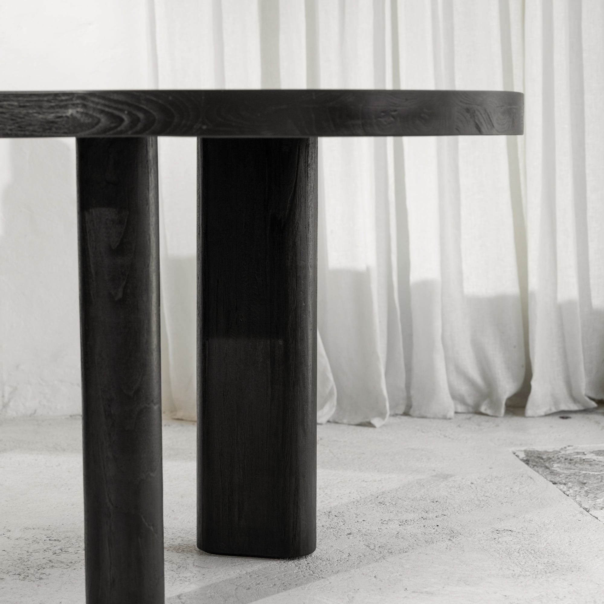 Edra Sculptural Dining Table - Black – Inartisan.