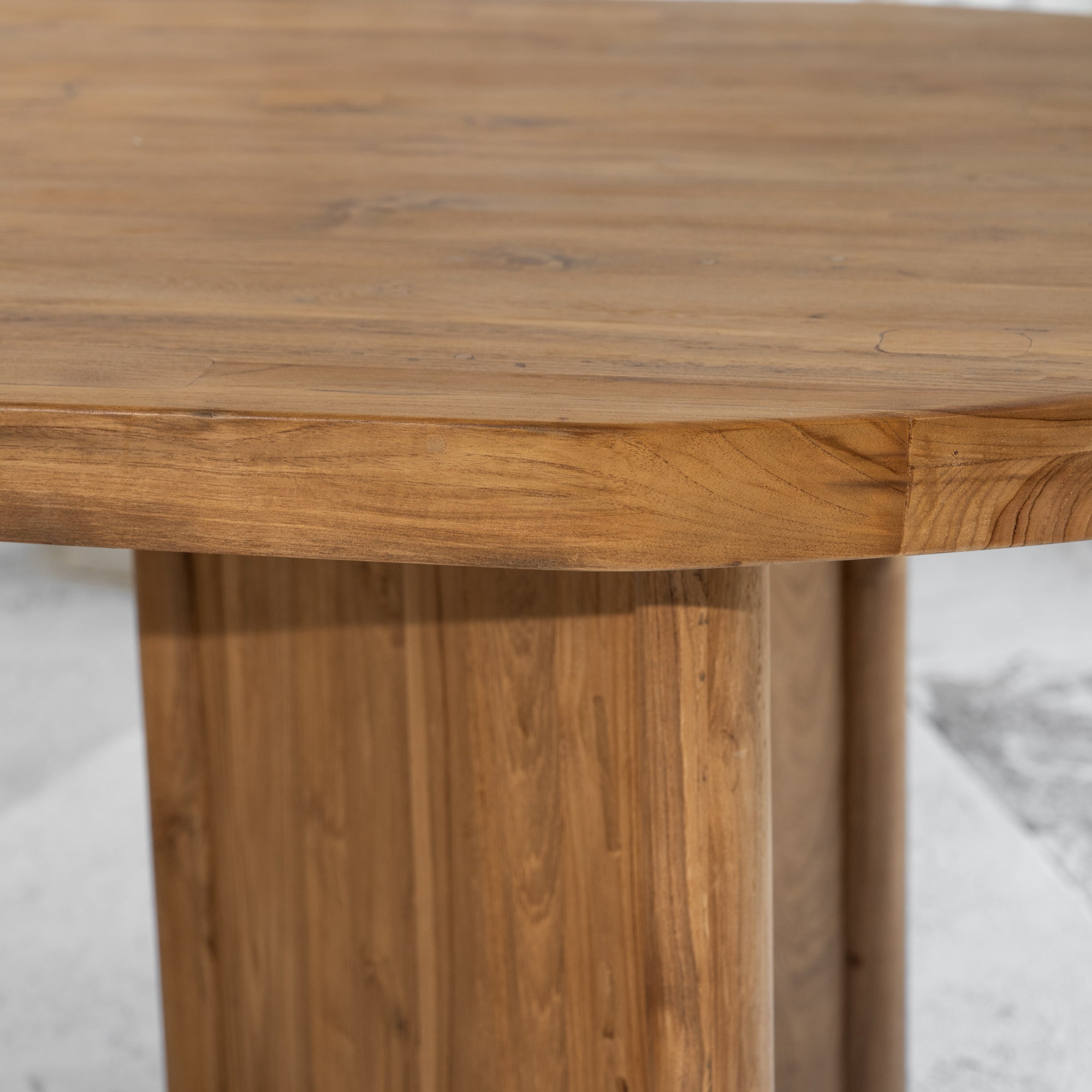 Otto Rounded End Dining Table – Inartisan.