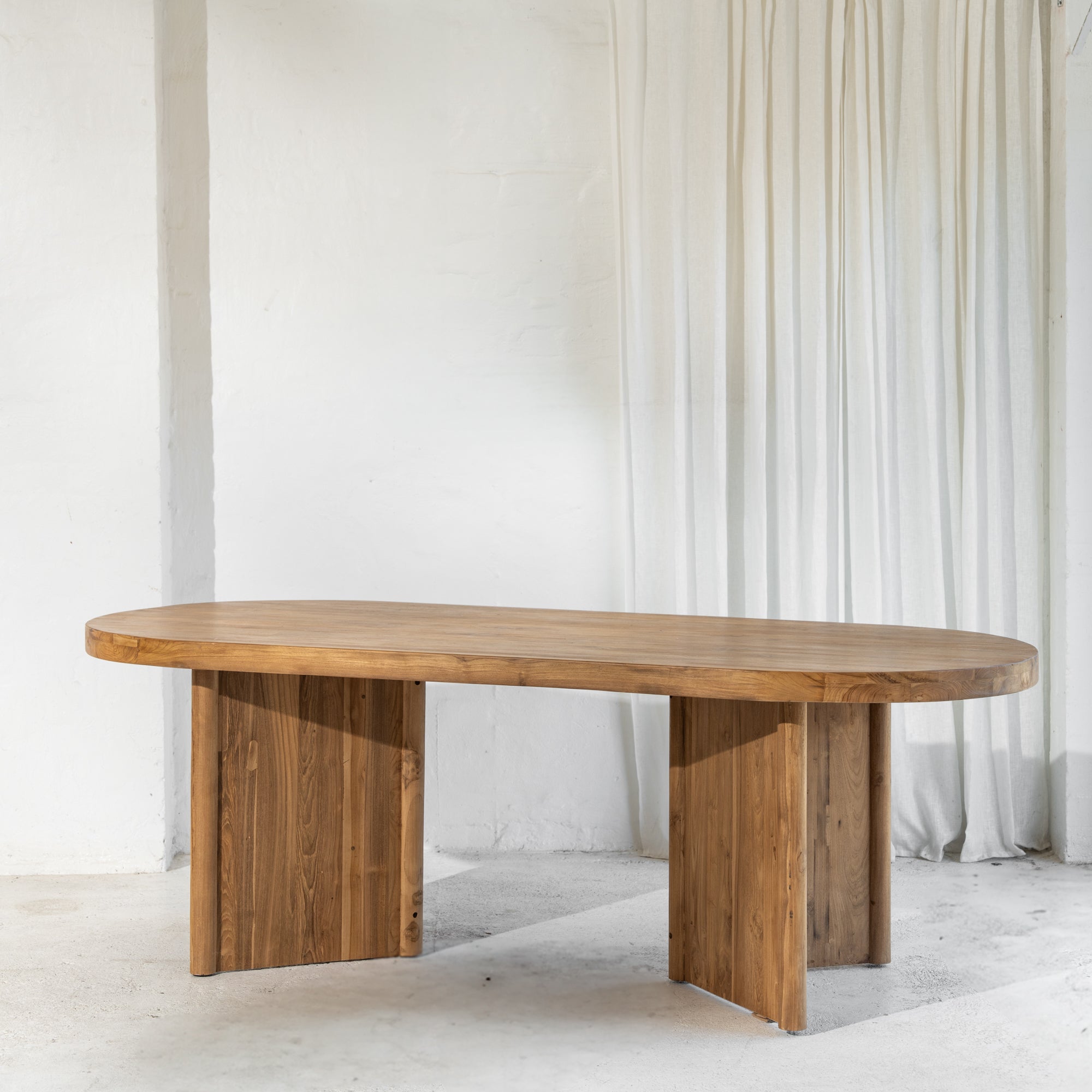 Otto Rounded End Dining Table – Inartisan.
