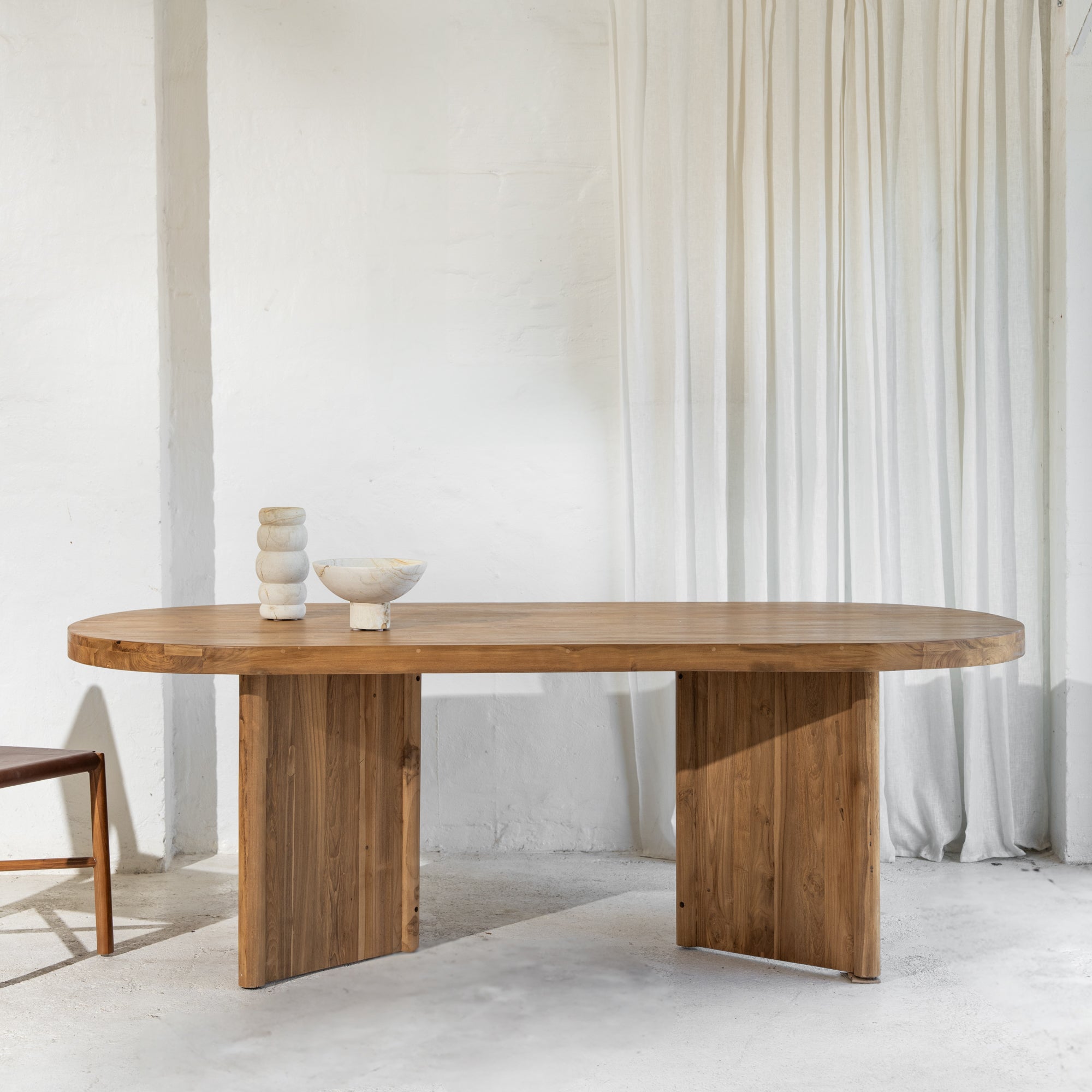 Otto Rounded End Dining Table – Inartisan.