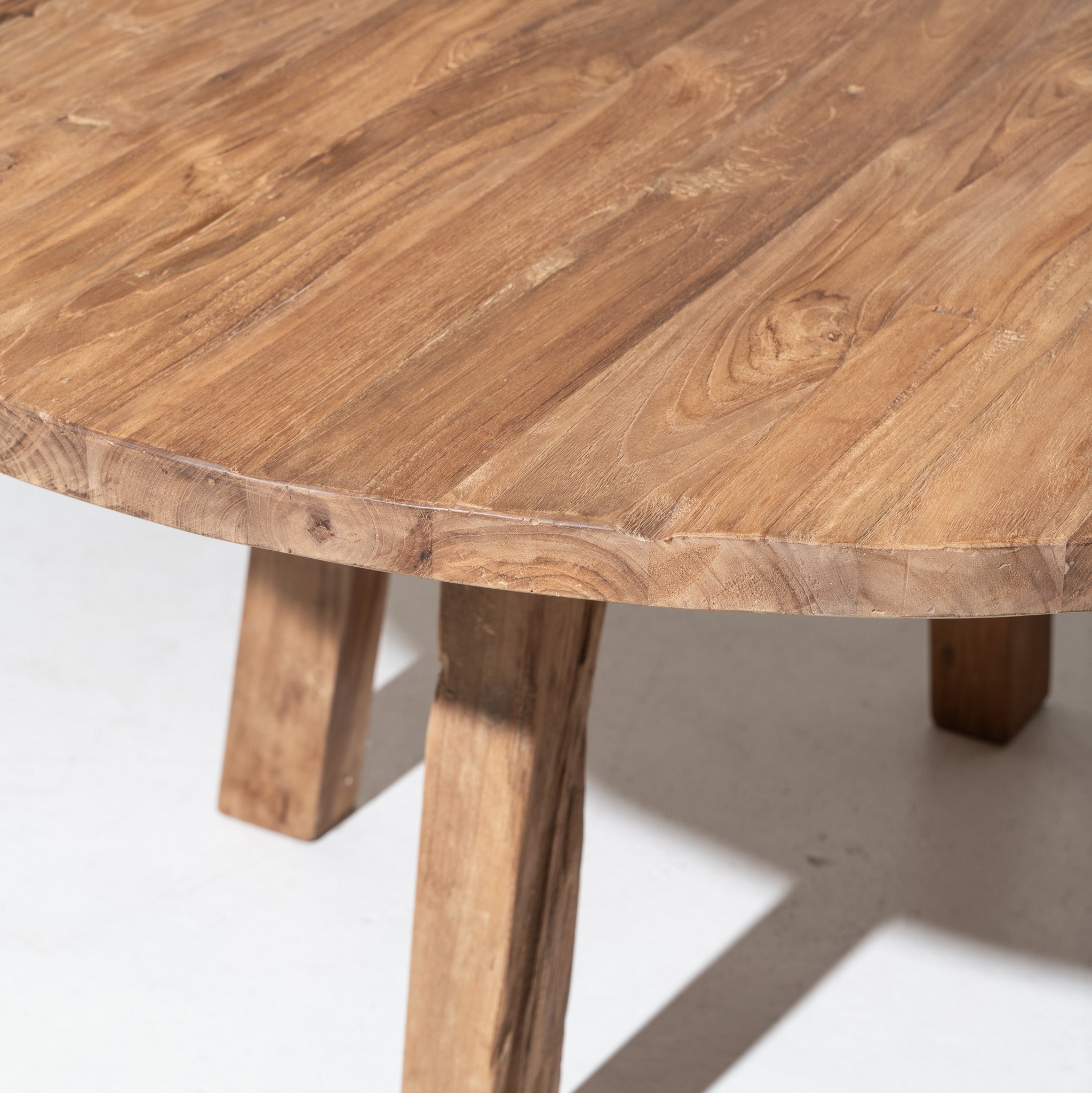 Tavla Round Dining Table – Inartisan.