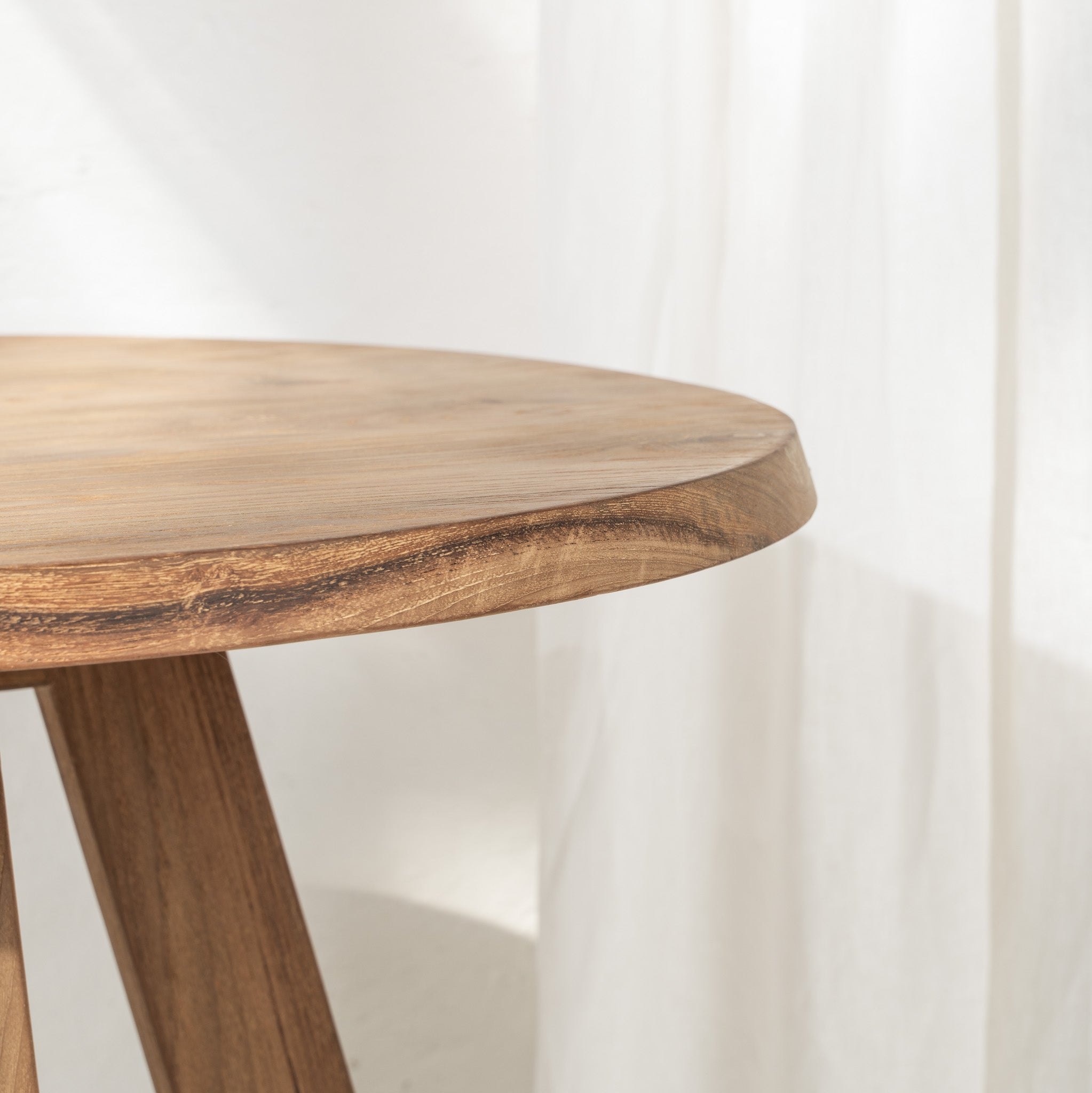 Tiago Round Dining Table – Inartisan.