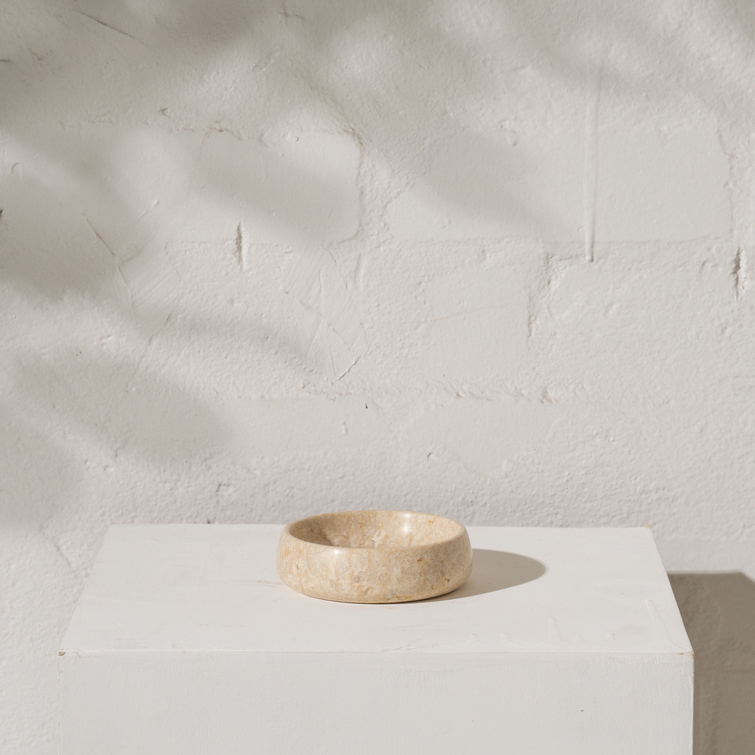 Iolana Travertine Dish – Inartisan.